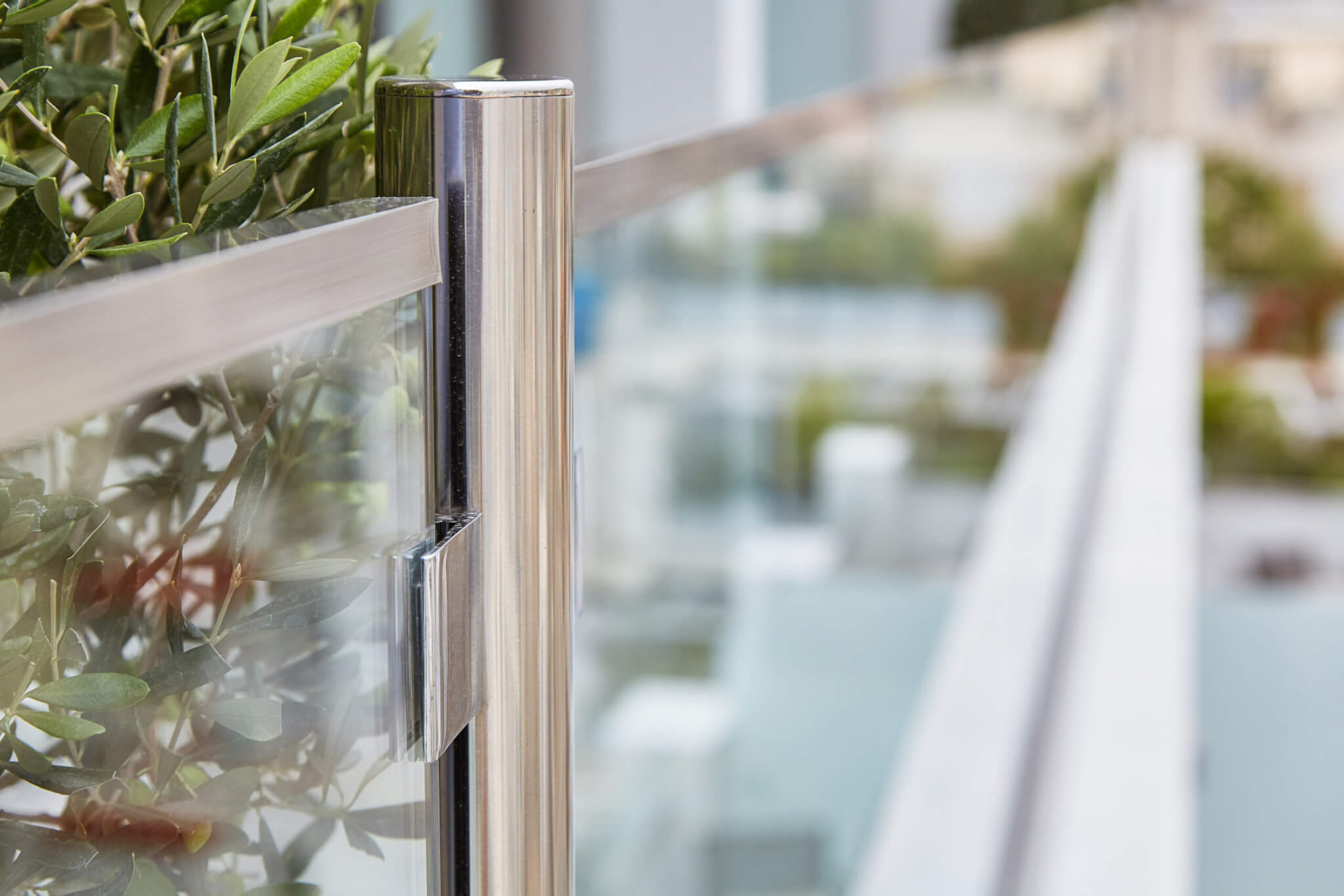 VERTICAL HOLDERS ΣΥΣΤΗΜΑ ΣΤΕΡΕΩΣΗΣ ΓΥΑΛΙΝΩΝ ΜΠΑΛΚΟΝΙΩΝ - Vlavianos Glass